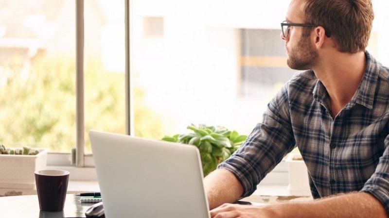 6 Tips To Work From Home Online And Combine Your Study And Job ...