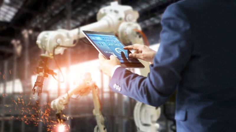 5 Manufacturing Training Challenges An LMS Can Help You Overcome