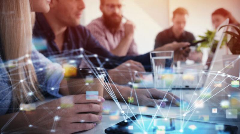 Select The Best Custom Learning Solutions For The Future of Work