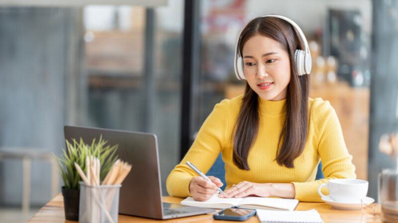 Facilitate Learning Independence In Hybrid Work