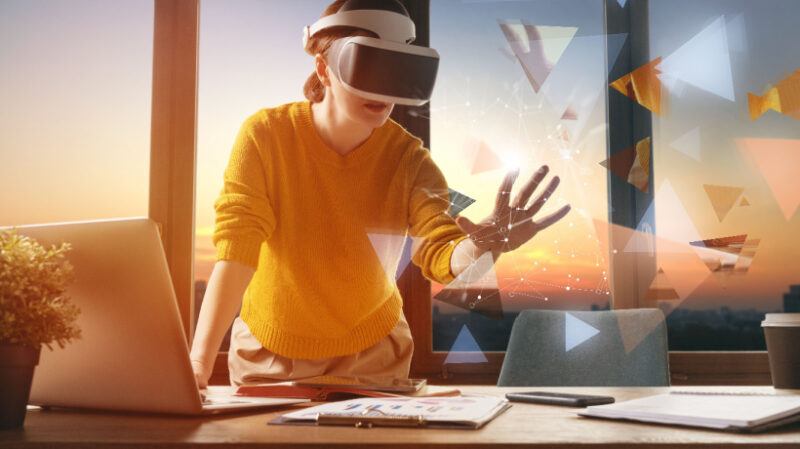 Practical Applications And Benefits Of AR And VR In L&D - eLearning Industry