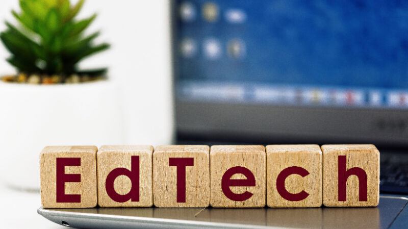 Technology And Teachers: How To Help Them Use EdTech - eLearning Industry