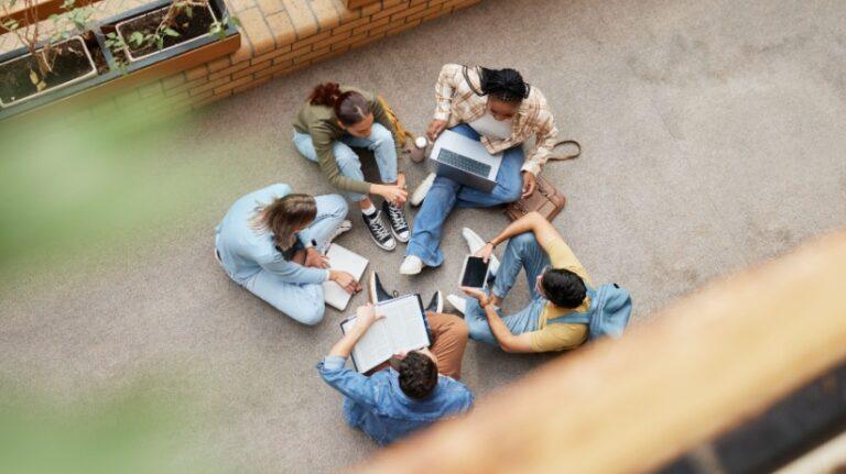 Collaborative Vs Cooperative Learning: The Main Differences - eLearning ...