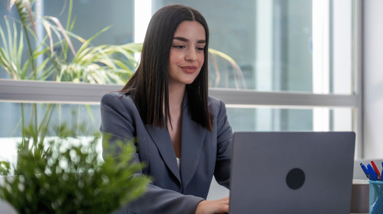 The Rise Of Headset-Free Virtual Reality [eBook Launch] - eLearning Industry