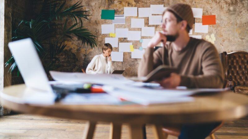 Asynchronous Vs. Synchronous Classes - eLearning Industry